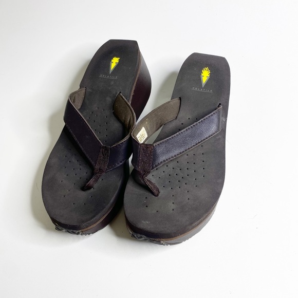 Volatile | Shoes | Volatile Leather Wedge Flip Flops Size | Poshmark